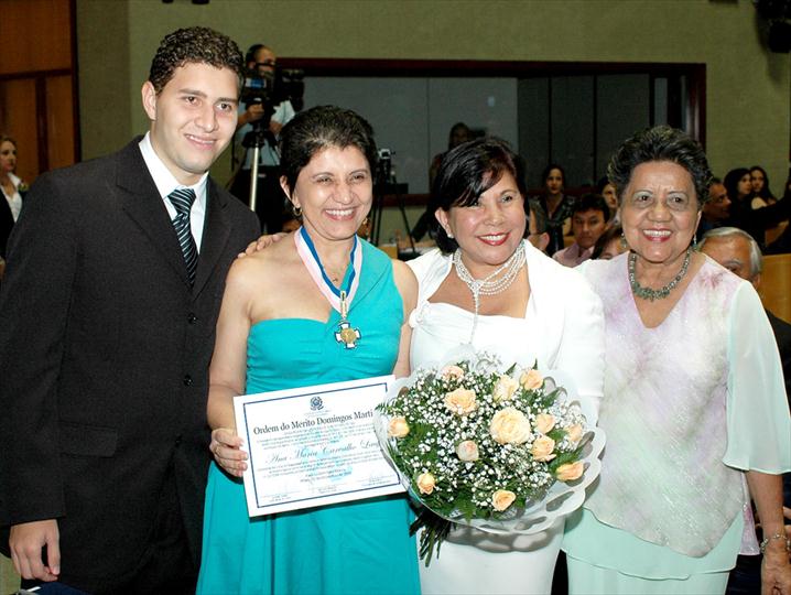 PGE/ES - Assembléia Legislativa presta homenagem à procuradora do estado